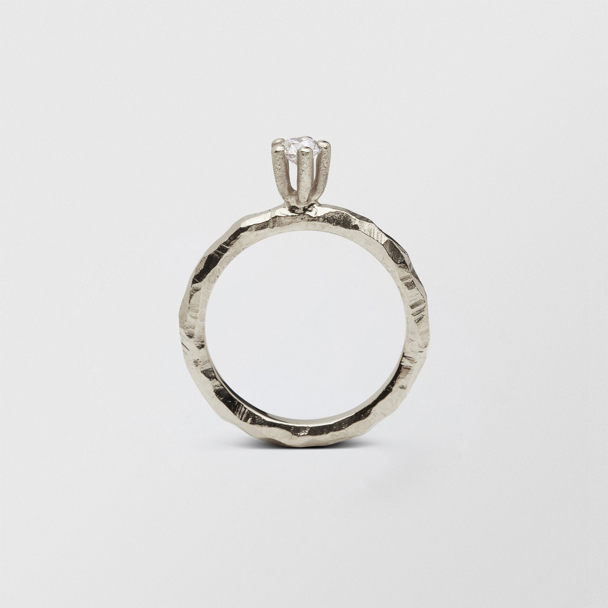 Ringo, solitaire - Ring in 18K yellow gold with 0,25ct diamond, 3,0 mm.