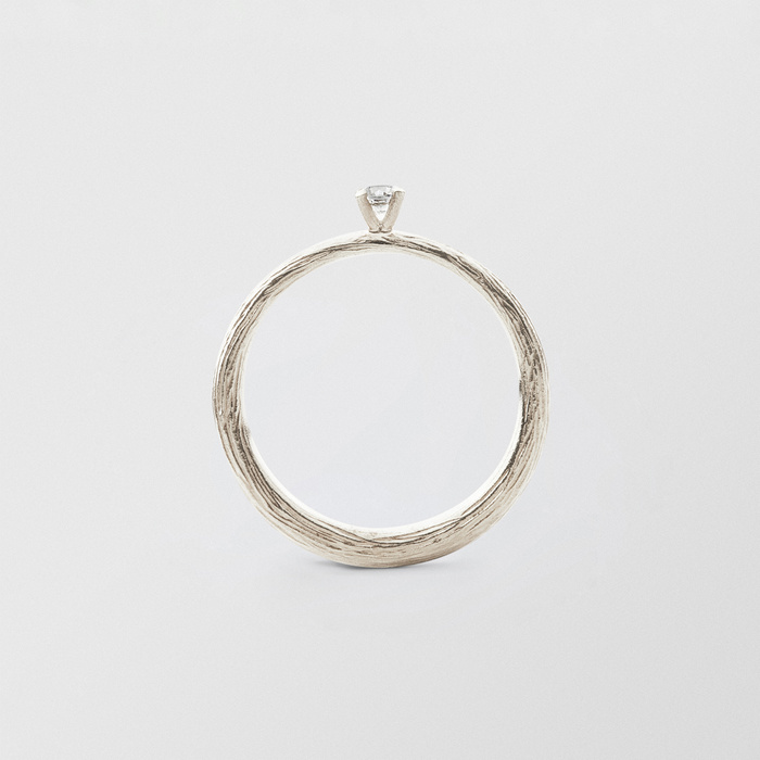 Vide, solitaire - Ring in 18K yellow gold with 0,10ct diamond, 3,0 mm.