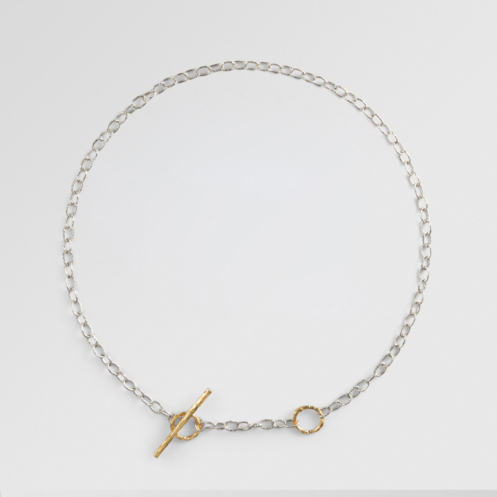 T - Chain - Chain in silver and 18K yellow gold, 44-50 cm.