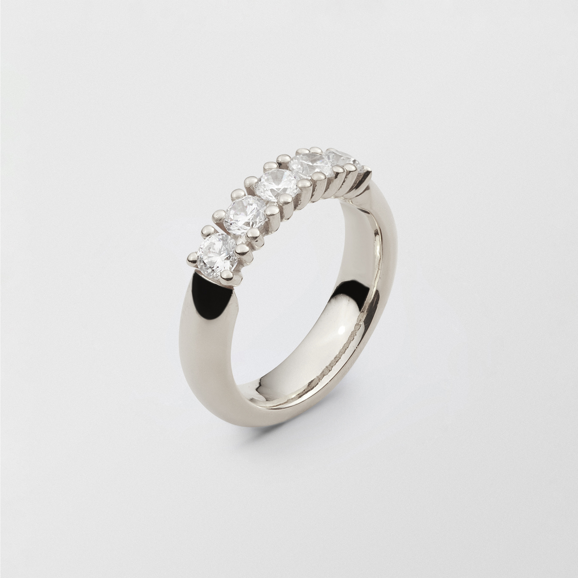 Bonbon, halvallians - Ring i 18K gult guld med 1,00ct diamant, 5,2 mm.